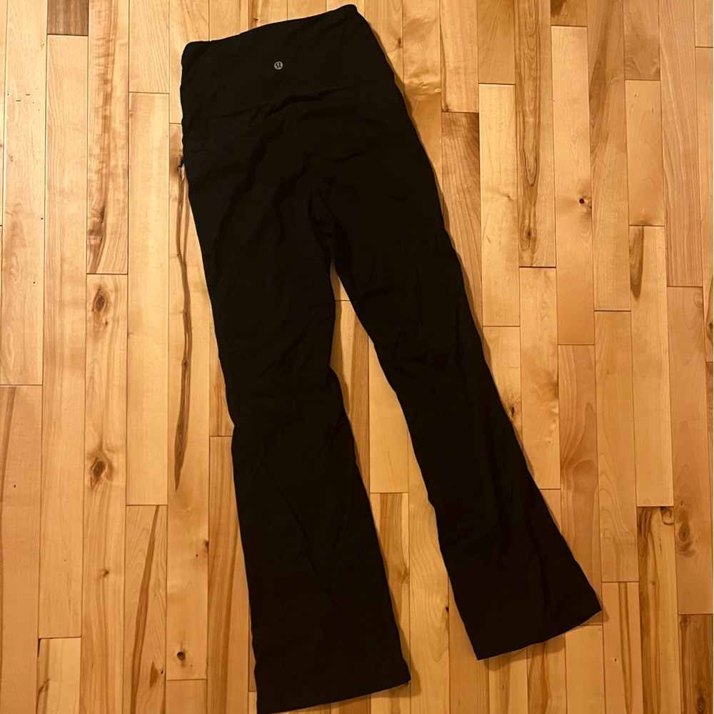 Lululemon Flares. - Gem